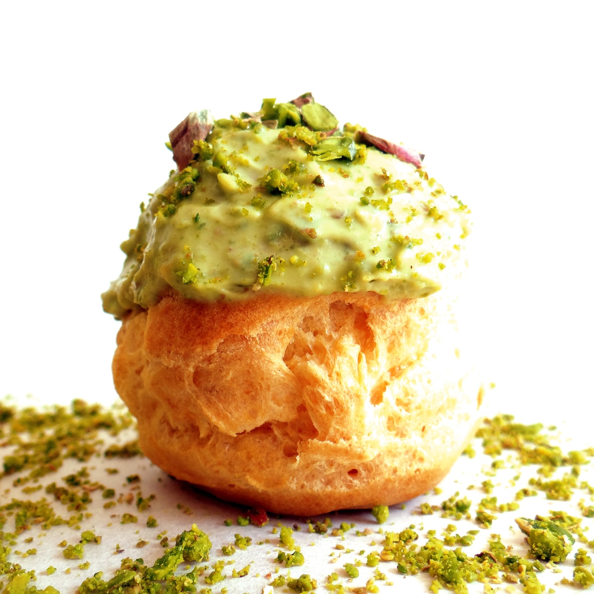 Pistachio cream puffs - Picnic on a Broom