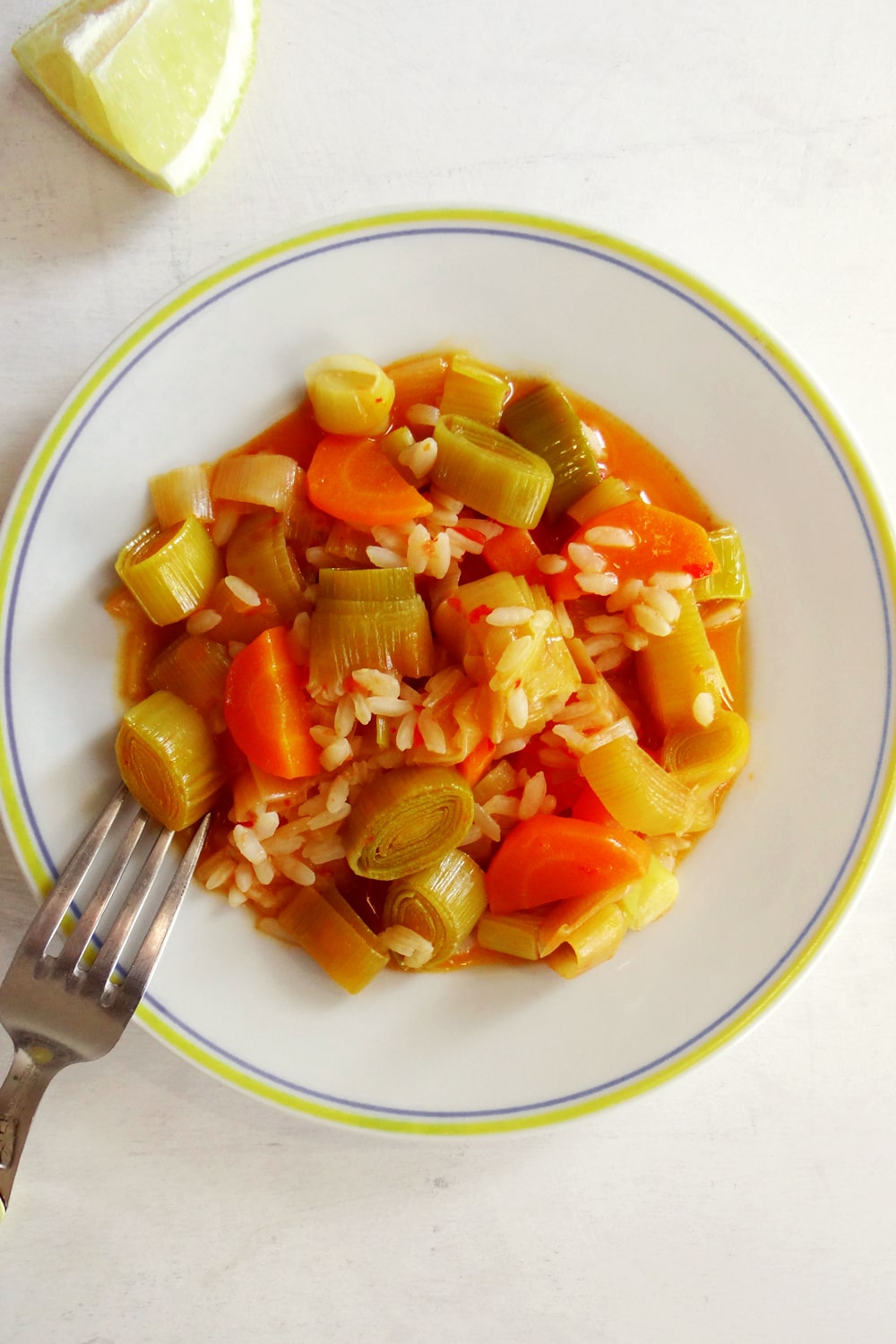 Braised leeks (Pırasa yemeği) - Picnic on a Broom