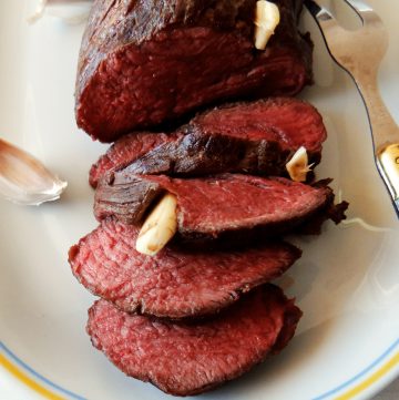 Rare roast beef (French roast beef with garlic & butter) - Picnic on a ...