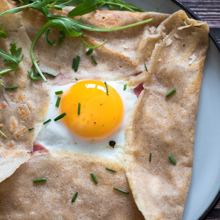 Savory breakfast crepes - Picnic on a Broom